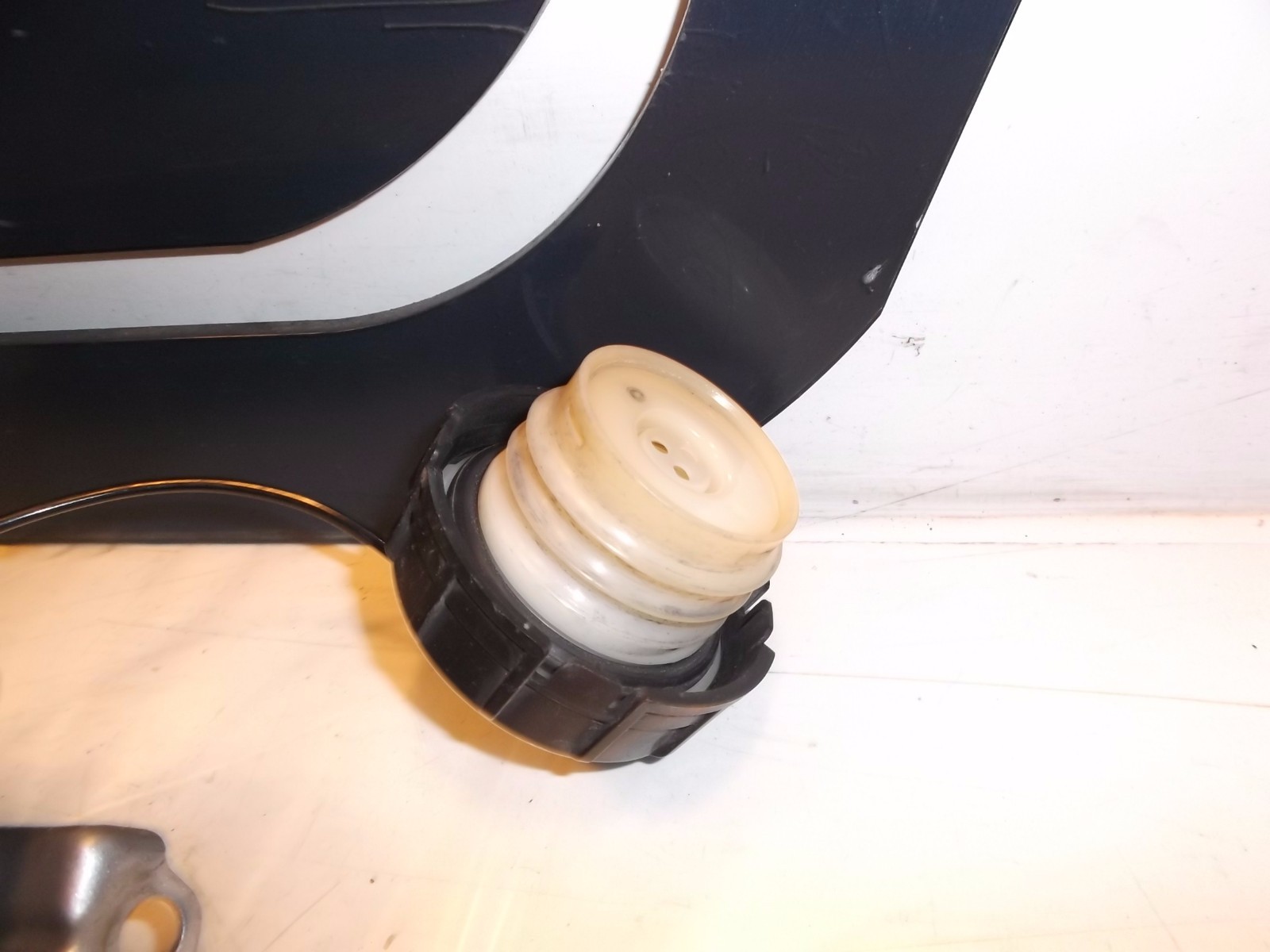 2005 Mitsubishi Lancer ES 2.0L OEM Gas Fuel Lid Door + Cap (A31B Cool ...