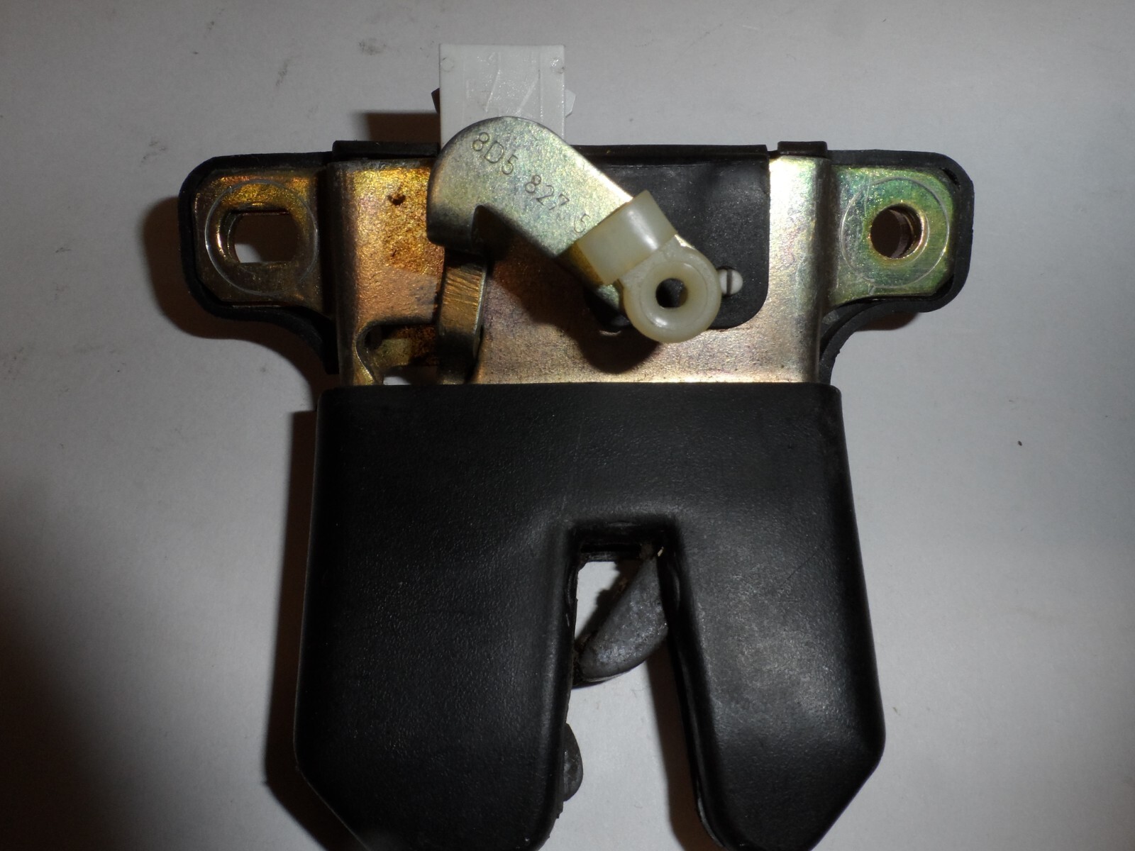 1996 1997 1998 1999 2000 2001 Audi A4 Trunk Latch Lock Clasp 8D5827505A ...