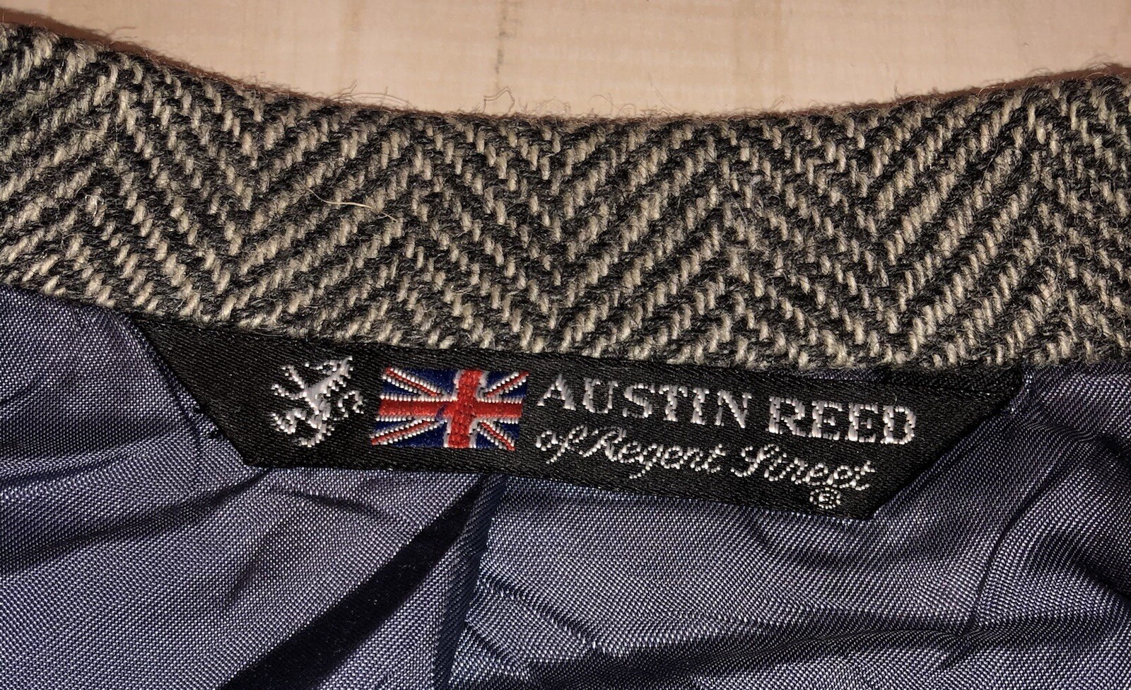 VTG Austin Reed Pure Wool USA Union Label Blazer *BUN… - Gem