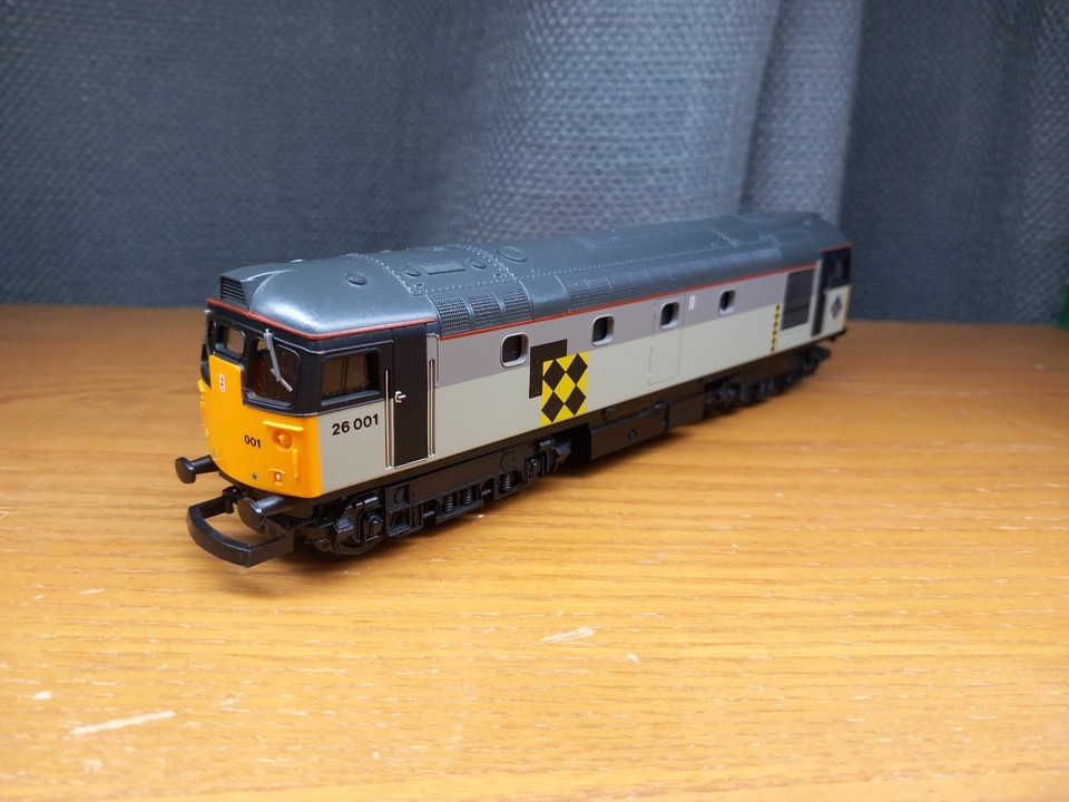 2x Lima Class 26 locos 26001 & 26006 - spares or repair - one is a ...