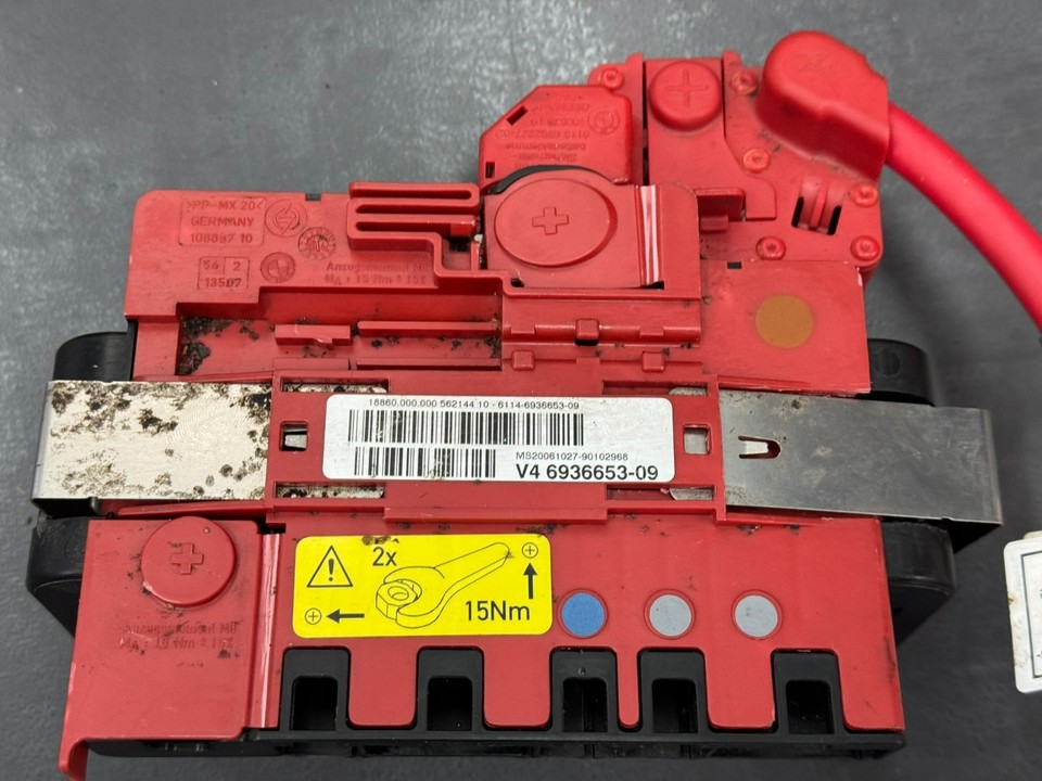 Power Distribution BMW E81 E87 Fuse Box Distributor Battery Lead Plus ...