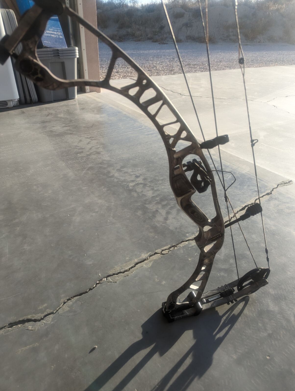 HOYT Spider Turbo Compound Hunting Bow 70-80# 28 inch draw used right ...