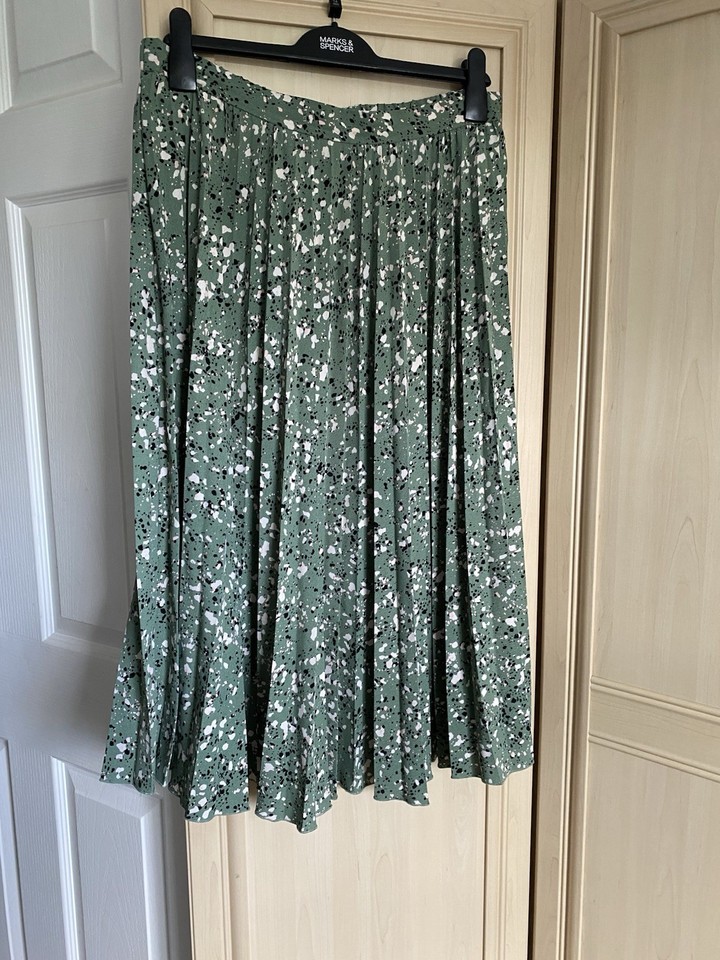 Pleated Long Skirt Size 14 with Elasticated Back by George VGC | eBay UK