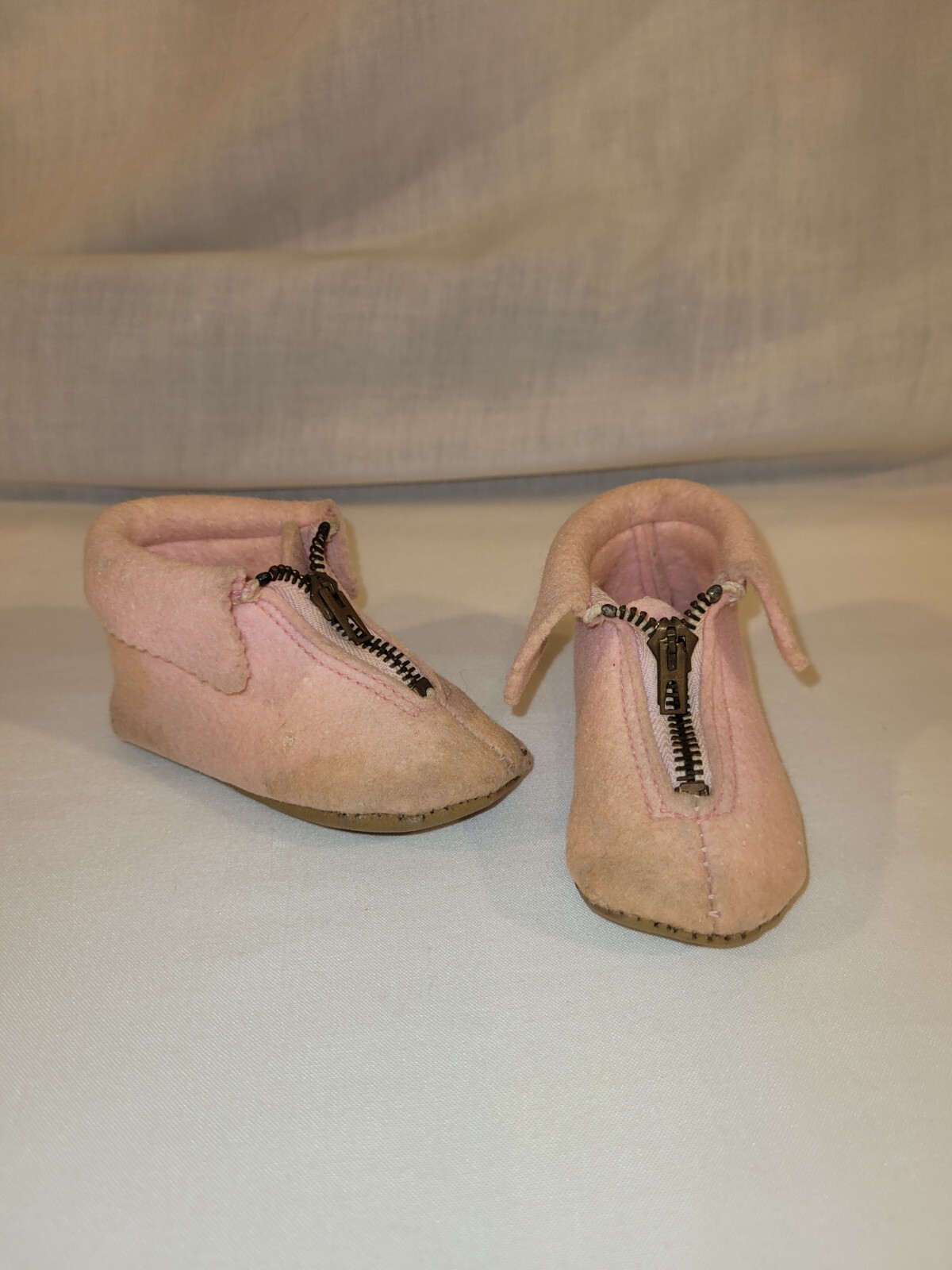 1973 Pink Felt Baby Moccasins Shoes with Zippers, siz… - Gem