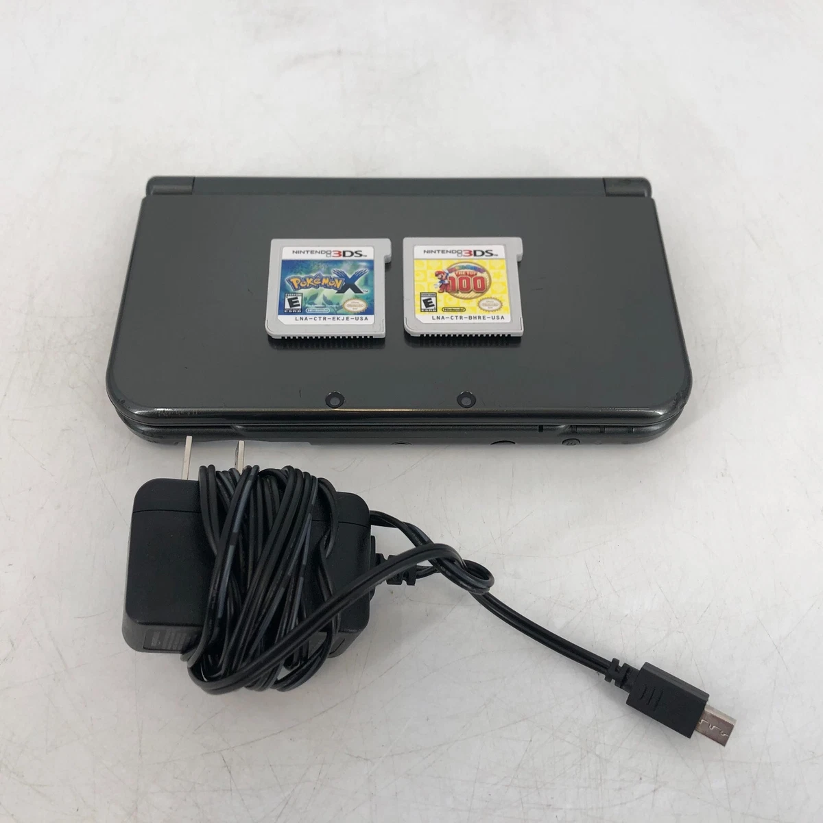 Nintendo 3DS Gets Ceremonial Teardown By IFixit Guys