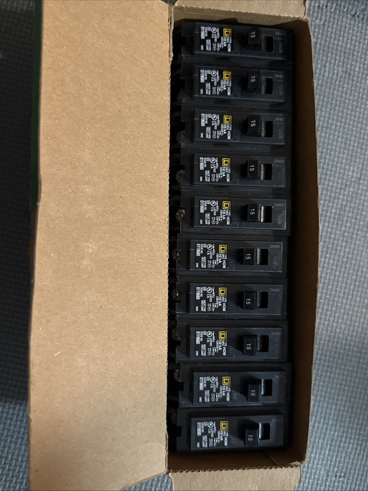 (10) Square D HOM115CP 15 Amp Single-Pole Circuit Breaker Box Schneider ...