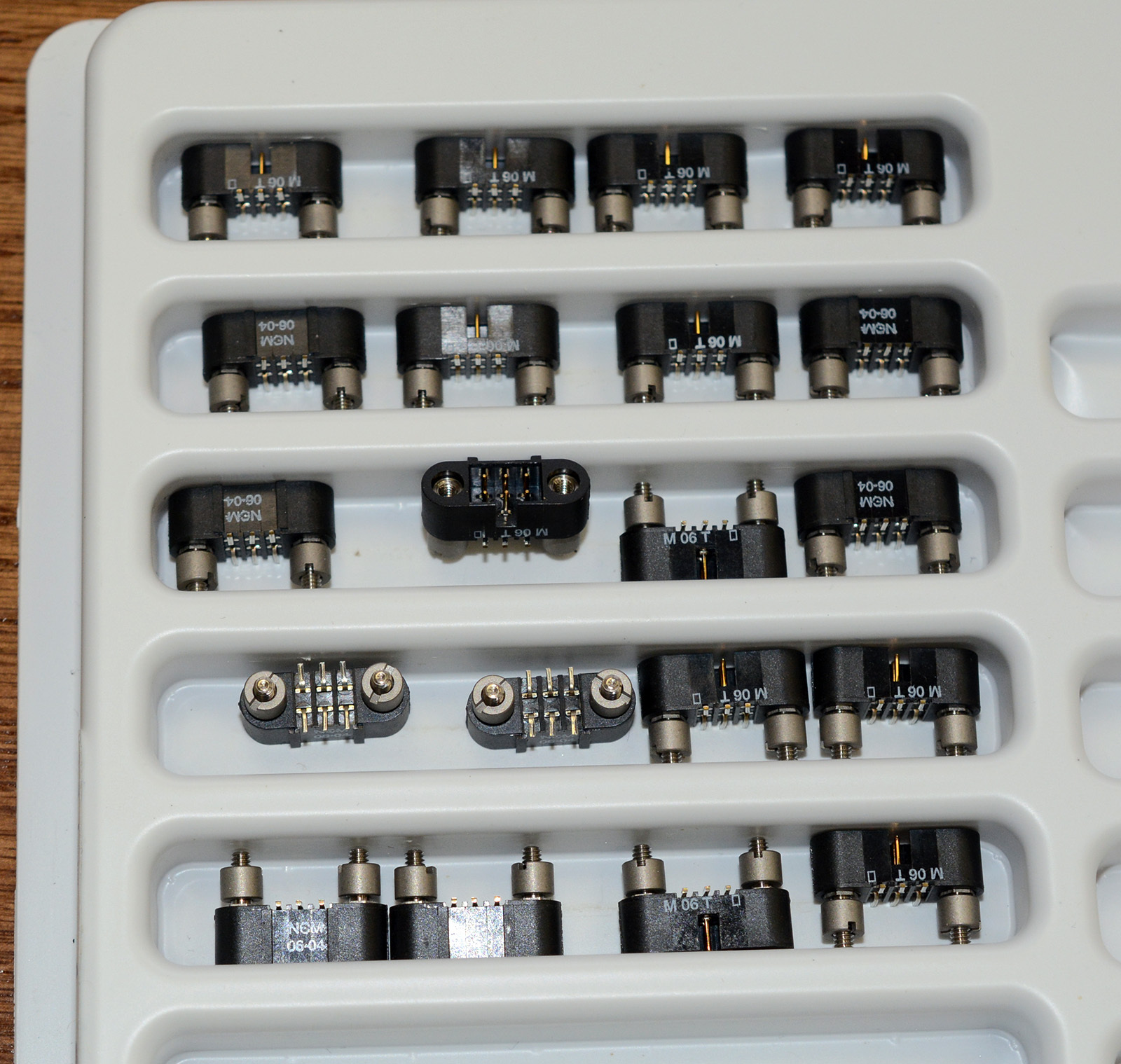 NICOMATIC 221T06F24 M80-5 Series Connector Vertical Male PC Tail 221T ...