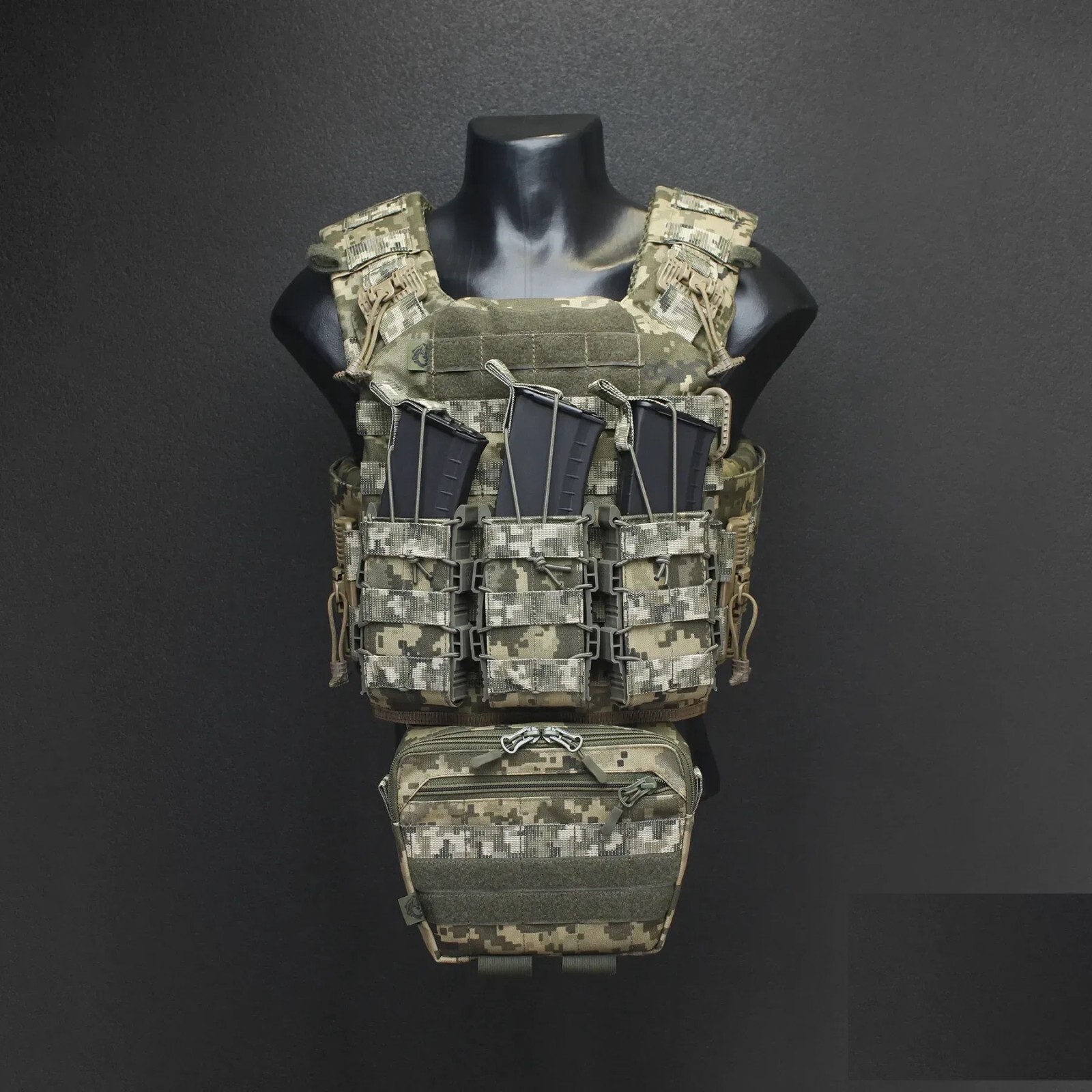 Tactical Plate Carrier Set Model 3 + Groin protection + 3 Mag Pouches ...