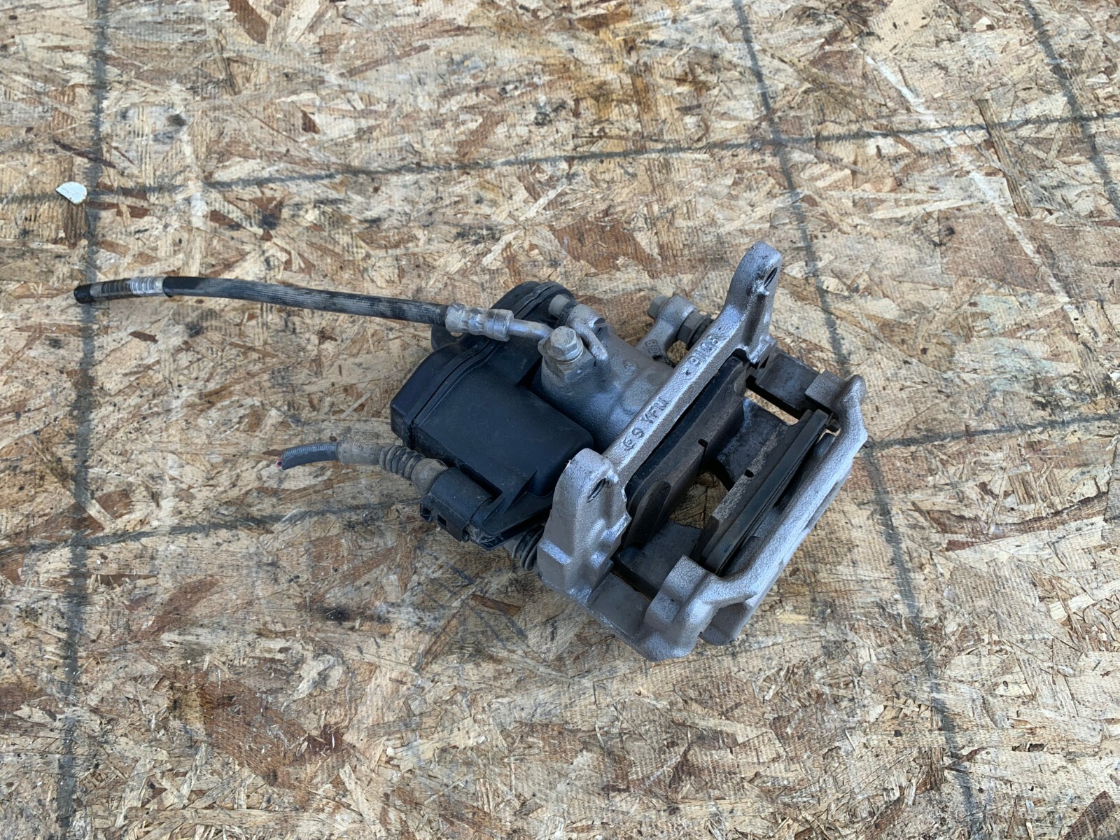 LEFT REAR PARKING BRAKE CALIPER ASSEMBLY OEM 2018 2019 2020 AUDI Q5 80A ...