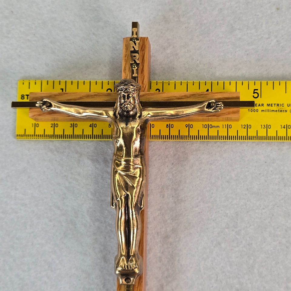 Vtg Catholic INRI Crucifix Cross 9" Oak Wood Gold Tone Metal Wall Mount ...