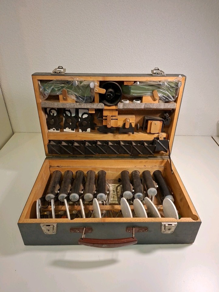 Original NVA DDR Zielgerätekasten ZGK 65 mit Inhalt & Kabeln Militaria ...