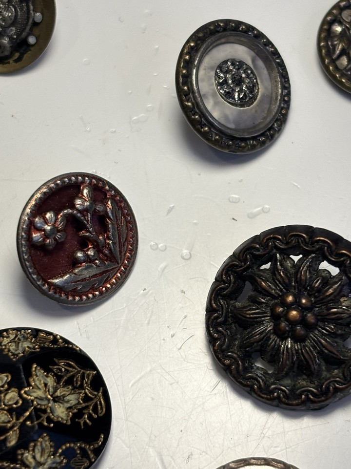 Mix Lot of 29 Antique & Vintage Metal Buttons Victorian Ornate Brass ...
