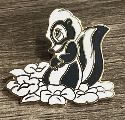 DISNEY THE SKUNK FLOWER FROM BAMBI - WHITE DAISY WITH YELLOW CENTERS ...