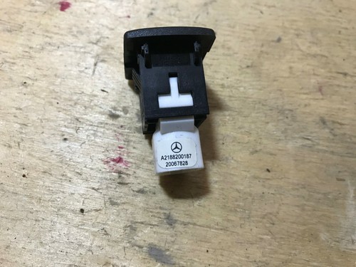 OEM MERCEDES BENZ GL ML S CLASS USB AUDIO MEDIA SOCKET PORT 2188200187 ...