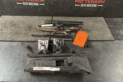 2006-2010 Hummer H3 Emergency Spare Jack Kit