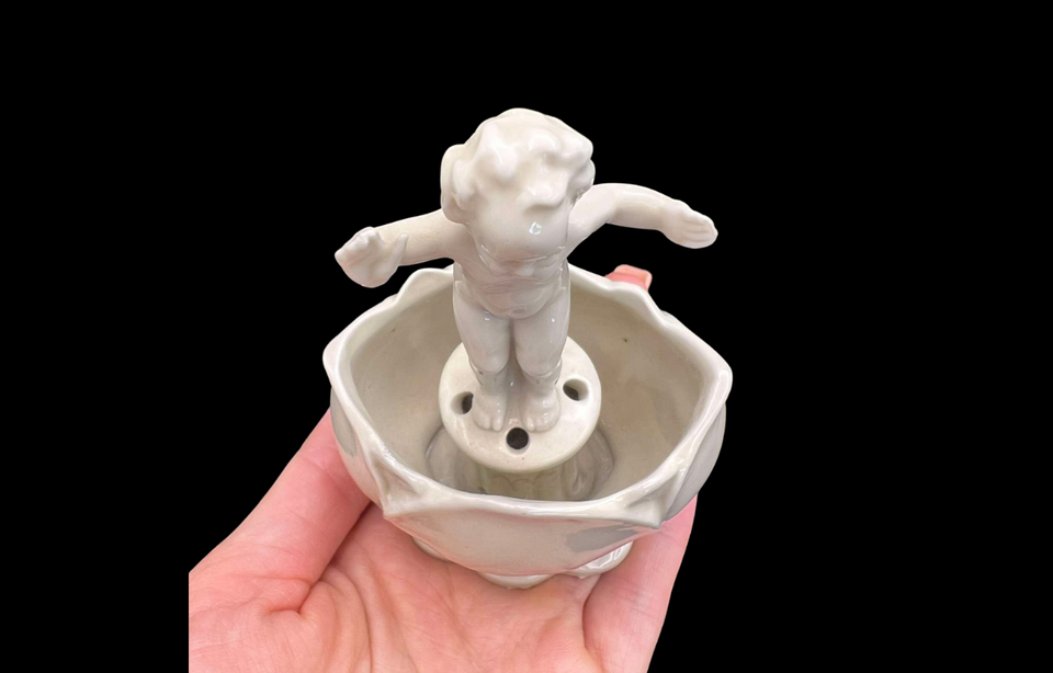 Baby Putti Lilie Figurine Vintage Porcelain Handmade Decor Wagner ...