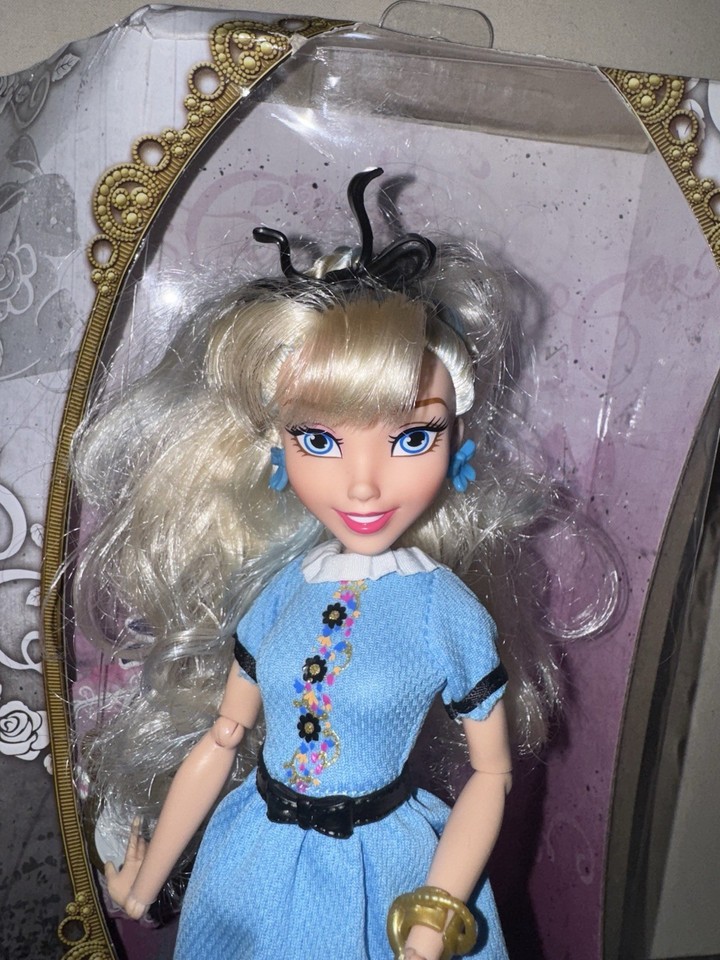 Disney Descendants Doll Ally of Auradon Prep Wicked World Alice In ...