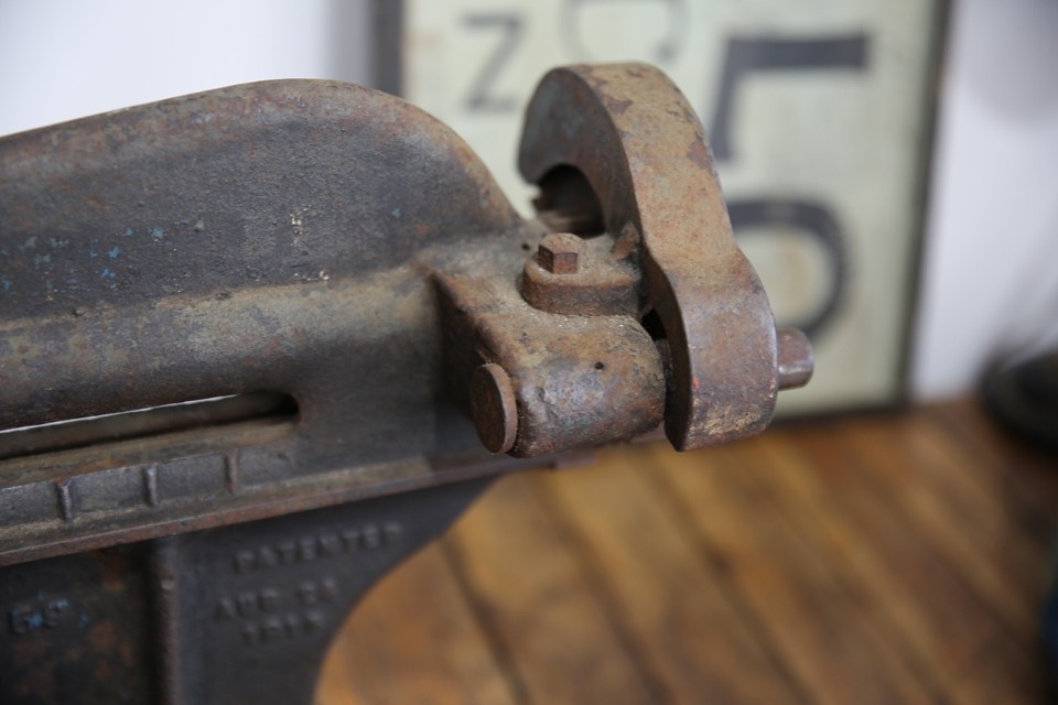 Vintage Leather Cutter Skiver Cobblers Shoe Bench Machine Cast Iron ...