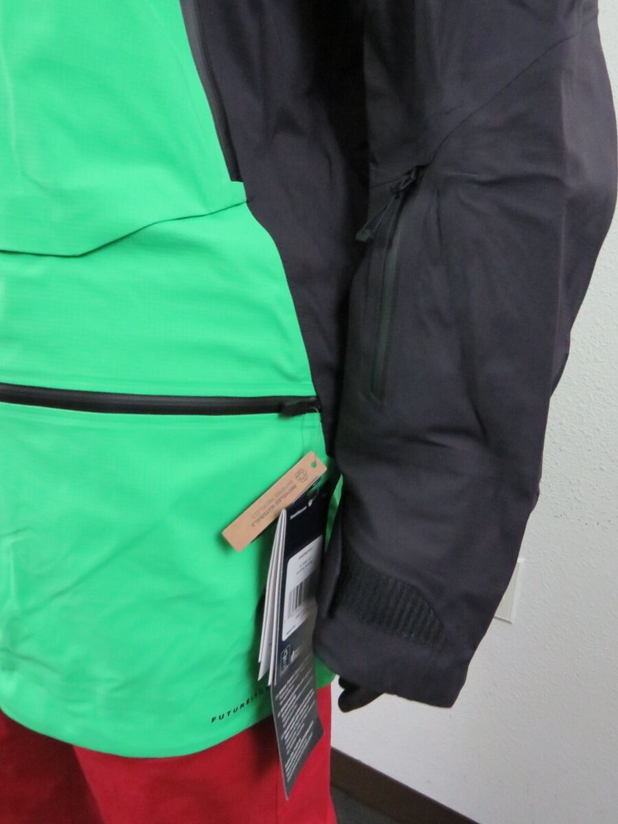 NWT Mens TNF The North Face Purist Futurelight Waterproof NWT Mens TNF The North Face Purist Futurelight Waterproof