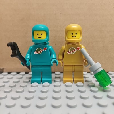 Lego Classic Space Pearl Gold & Teal Spaceman Astronaut Minifigures ...