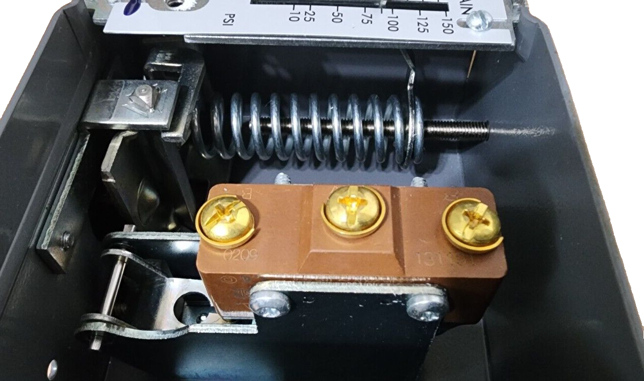 HONEYWELL L404F1102 PRESSURETROL SPDT 10 - 150 PSI 120/240VAC (New no ...