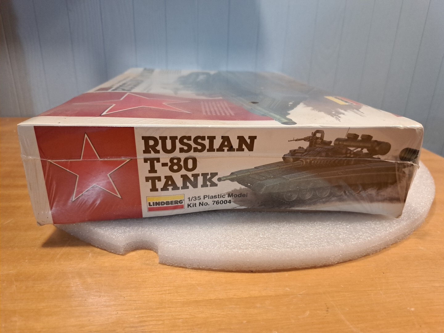 Lindberg 1/35 Russian T-80 Tank Model Kit 76004 for sale online | eBay