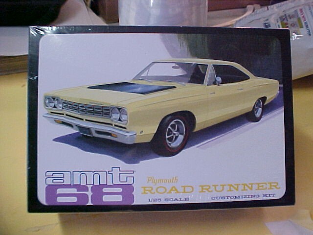 AMT 1/25 scale '68 Plymouth Road Runner Model Kit Factory Sealed | eBay