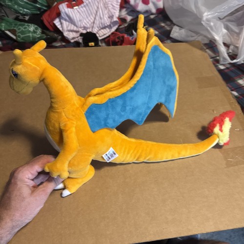 2017 Tomy Charizard Deluxe Plush 11” Tall 20” Wing Span Pokemon Company ...