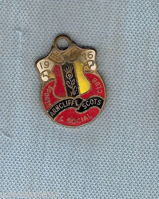#D202. ARNCLIFF SCOTS SPORTS & SOCIAL CLUB MEMBER BADGE 1976 #70 | eBay ...