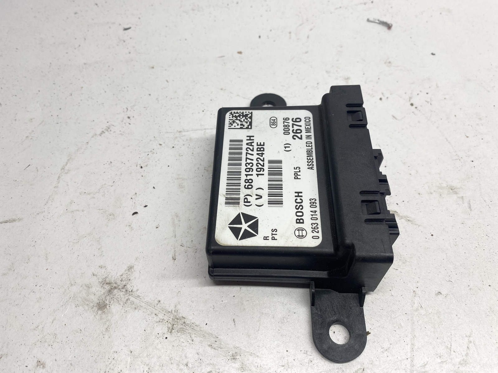 CHRYSLER PACIFICA Rear Parking PDC Distance Assist Control Unit ...