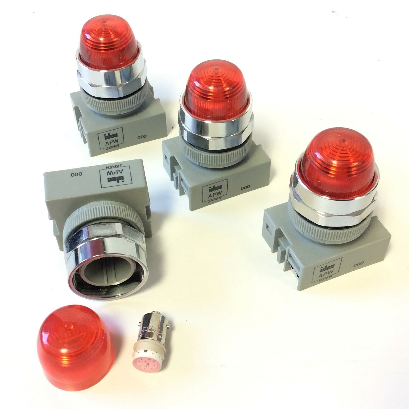 Lot of 4 Idec APW-199 LED Red 22mm Pilot Indicator Illuminated Light ...