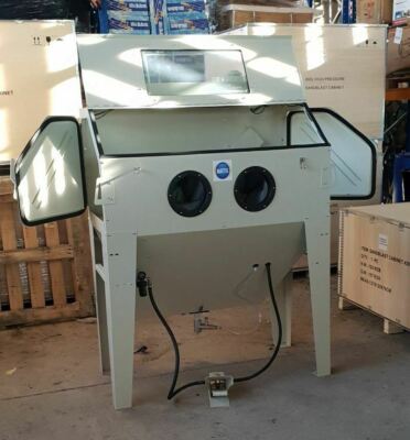 Sand Blast Cabinet with Dust Extractor. Large Foot Operated (Cream ...