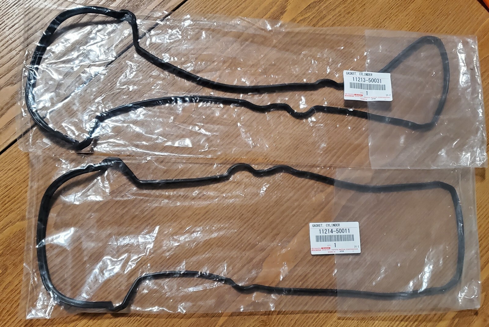 TOYOTA LEXUS GENUINE VALVE COVER GASKET SET 1 x 11213-50031 & 1 x 11214 ...