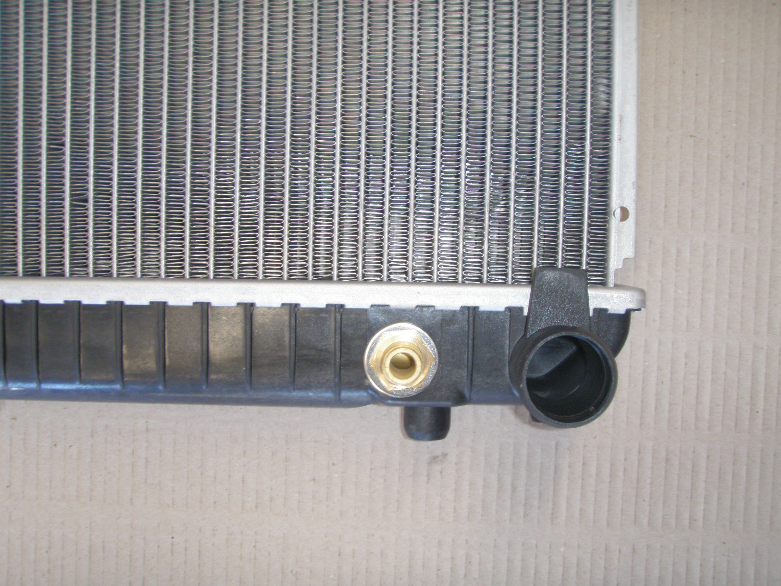 Radiator For Mercedes W126 280SE Auto Man 1981-85 W123 230 230E Narrow ...