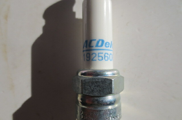 AC Delco Double Platinum Spark Plug Cadillac GMC Chevrolet 19256067 41 ...