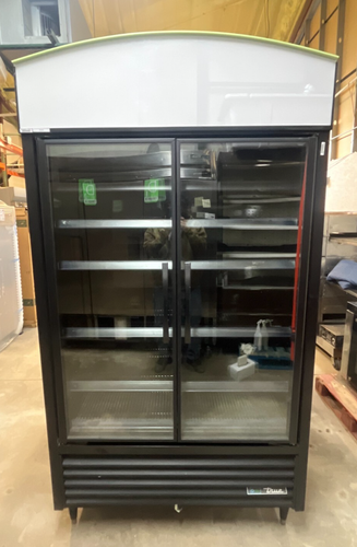True TVM-48SL-HC~VM02 Commercial Display Fridge – Excellent Condition! | eBay
