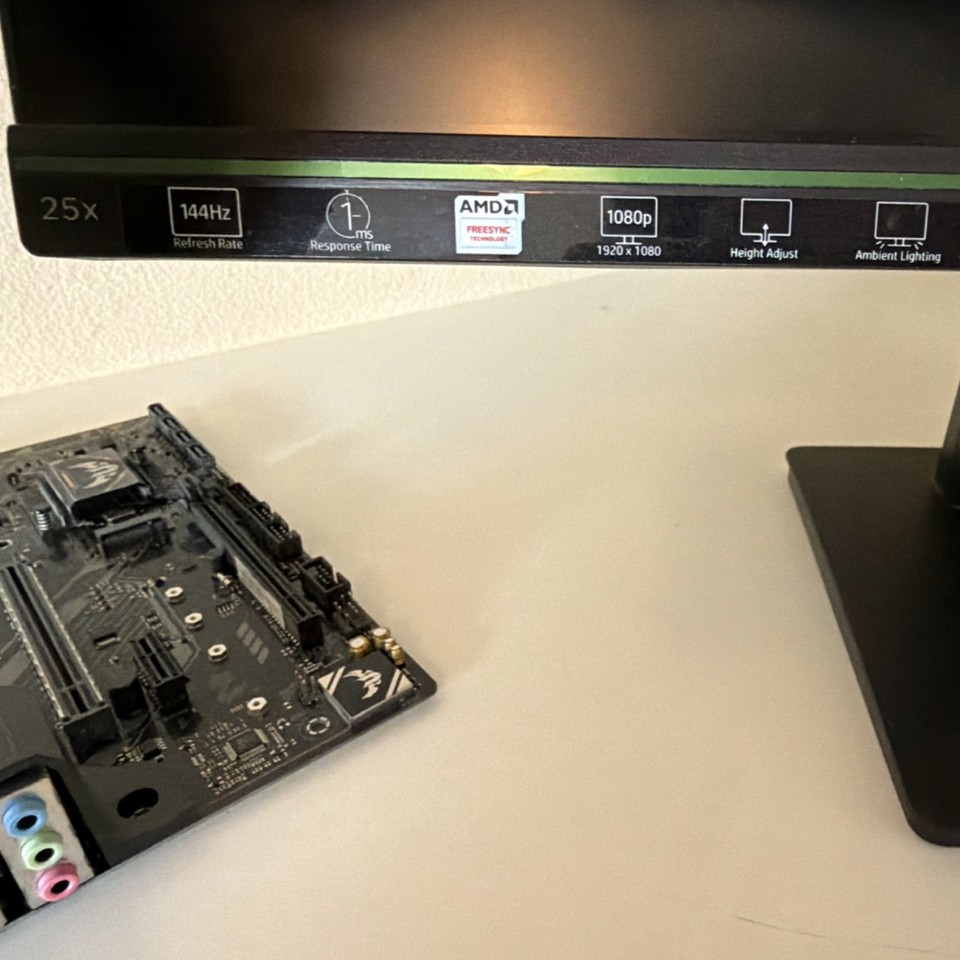 HP 25x 25" Gaming Monitor 144Hz 1ms 1080p FreeSync G-SYNC Height Adjust ...