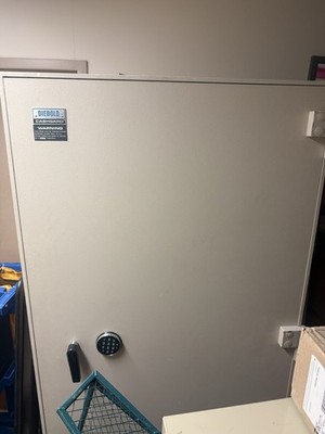 I have a Diebold cash guard safe with high security. It’s a TL30. Pick ...