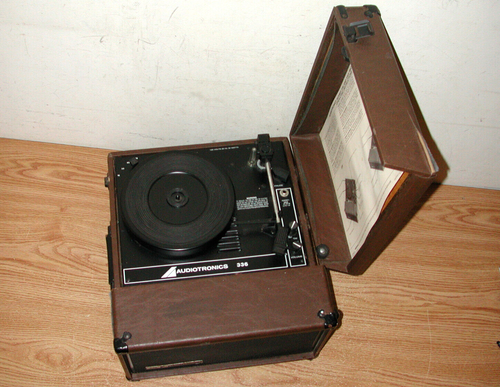 VINTAGE AUDIOTRONICS 336 PORTABLE 4-SPEED CLASSROOM RECORD PLAYER ...