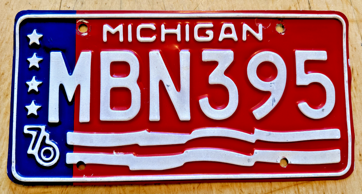 1976 MICHIGAN BICENTENNIAL AUTO RED WHITE BLUE LICENSE PLATE " MBN 395 ...