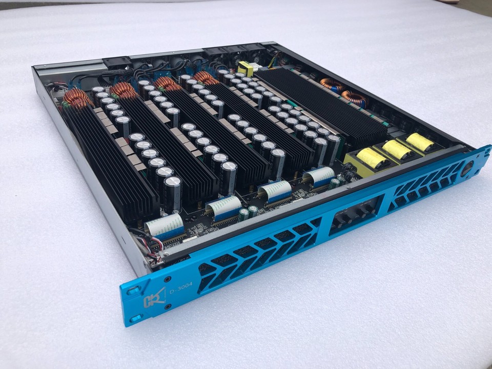 CVR D-3004 Series Professional Power Amplifier 1 Space 3000 Watts x 4 ...