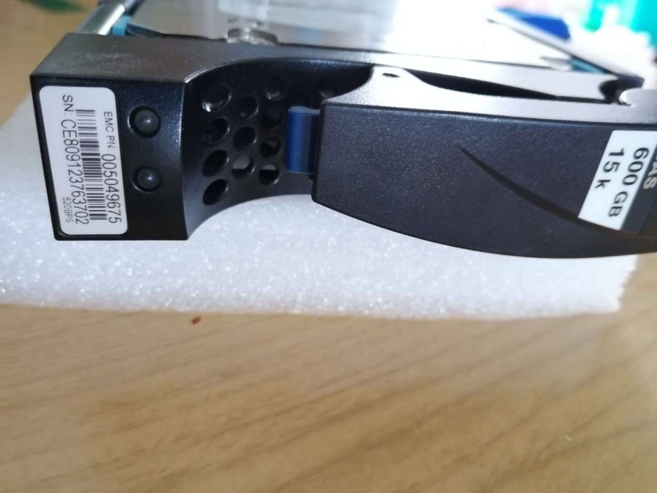 EMC 005049274 005049677 005049675 600GB 3.5" SAS 15K V3-VS15-600 HARD ...