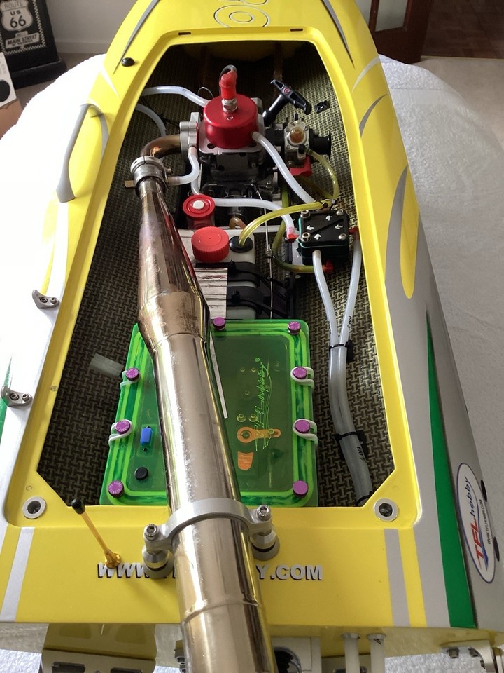 RC BOAT 51”TFL PATRIOT SAINT YELLOW V HULL WITH 32cc ZENOAH PETROL ...