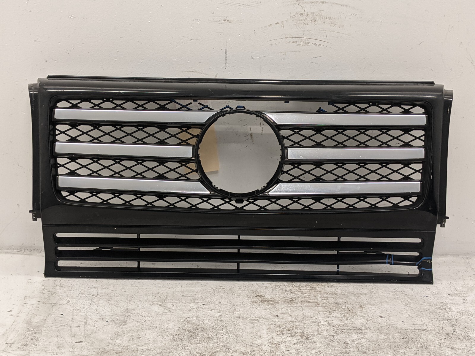 2002-2005 Mercedes G-Class Front Grille A4638880015 OEM #215663 DAMAGED ...
