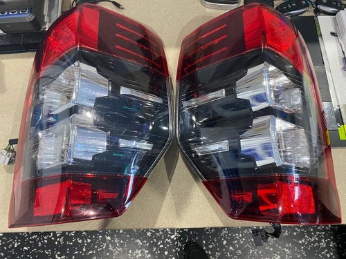 BRAND NEW GENUINE MITSUBISHI TRITON TAIL LIGHT LAMP SET 8330B209 ...