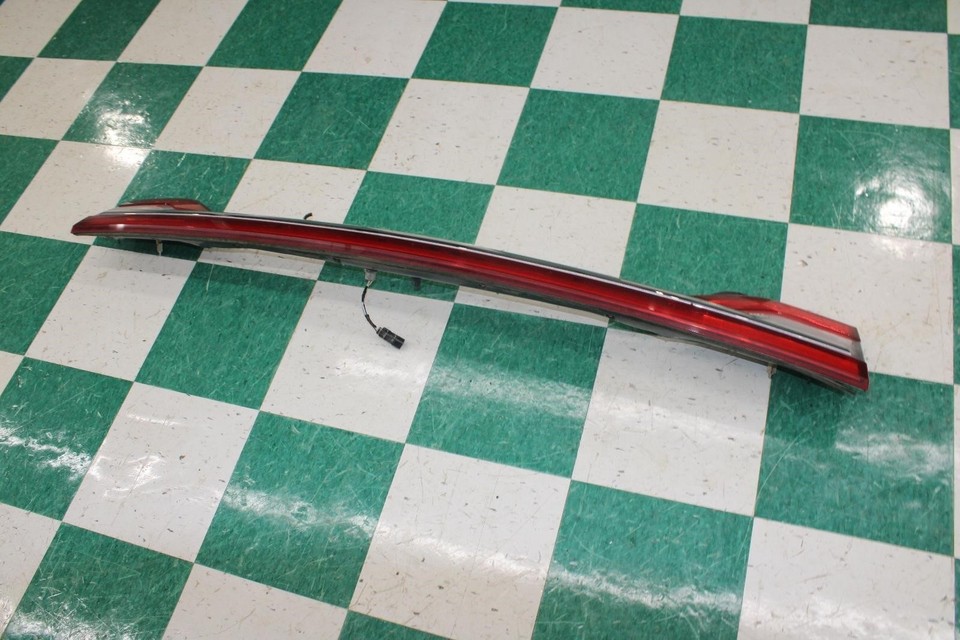 15-17 Navigator Trunk Decklid Hatch Center Taillight Tail Light Lamp ...