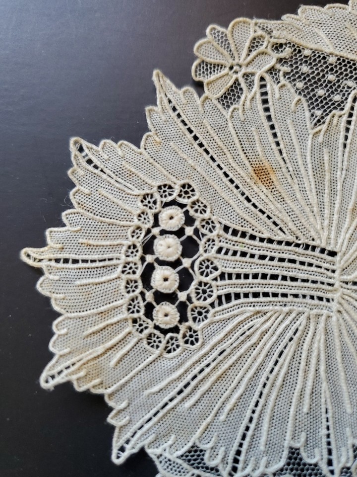 Antique Victorian Lace French Lace Lappet Headdress Collar in Original ...