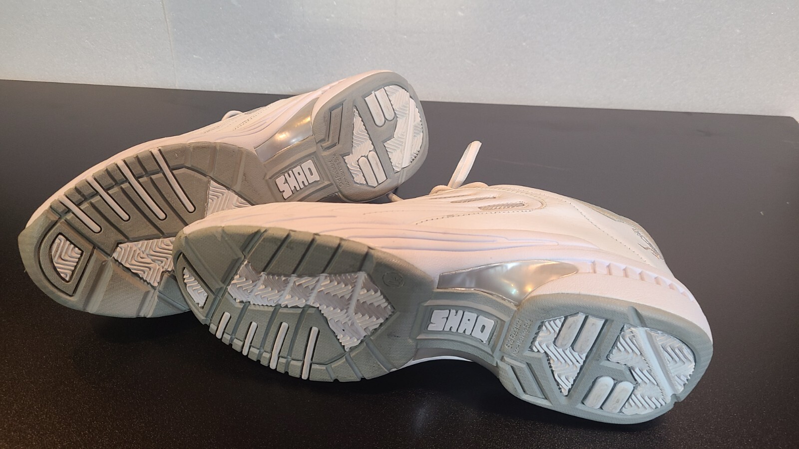 Men's SHAQ White Leather Basketball Shoes Size 10.5 u… - Gem