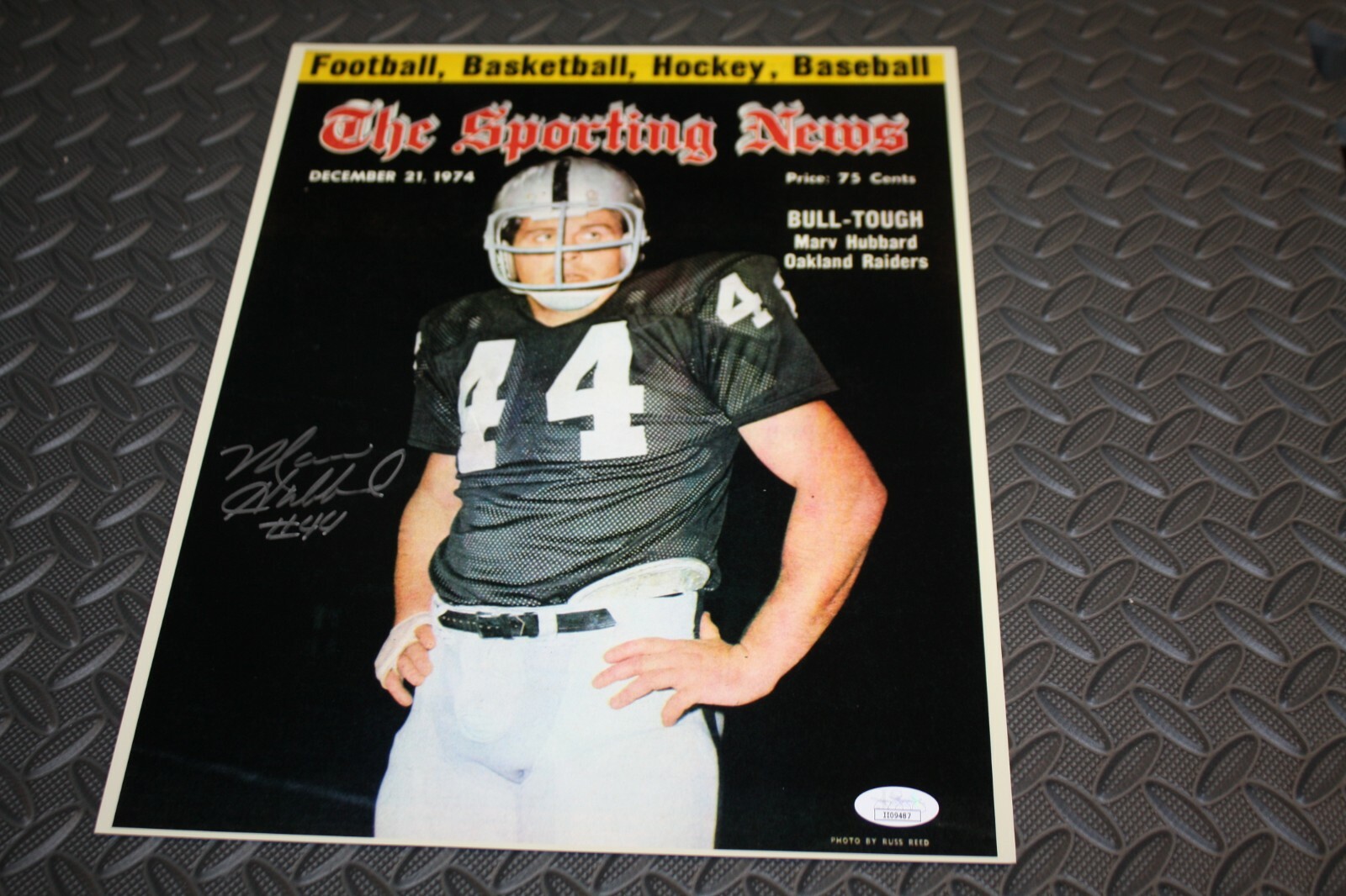 OAKLAND RAIDERS MARV HUBBARD #44 SIGNED 11X14 SPORTING NEWS PHOTO JSA ...
