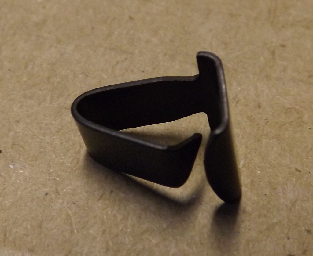 CLASSIC MINI BOOT LID SEAL METAL CLIPS FOR PRE 1991 BOOT SEAL X 26 ...